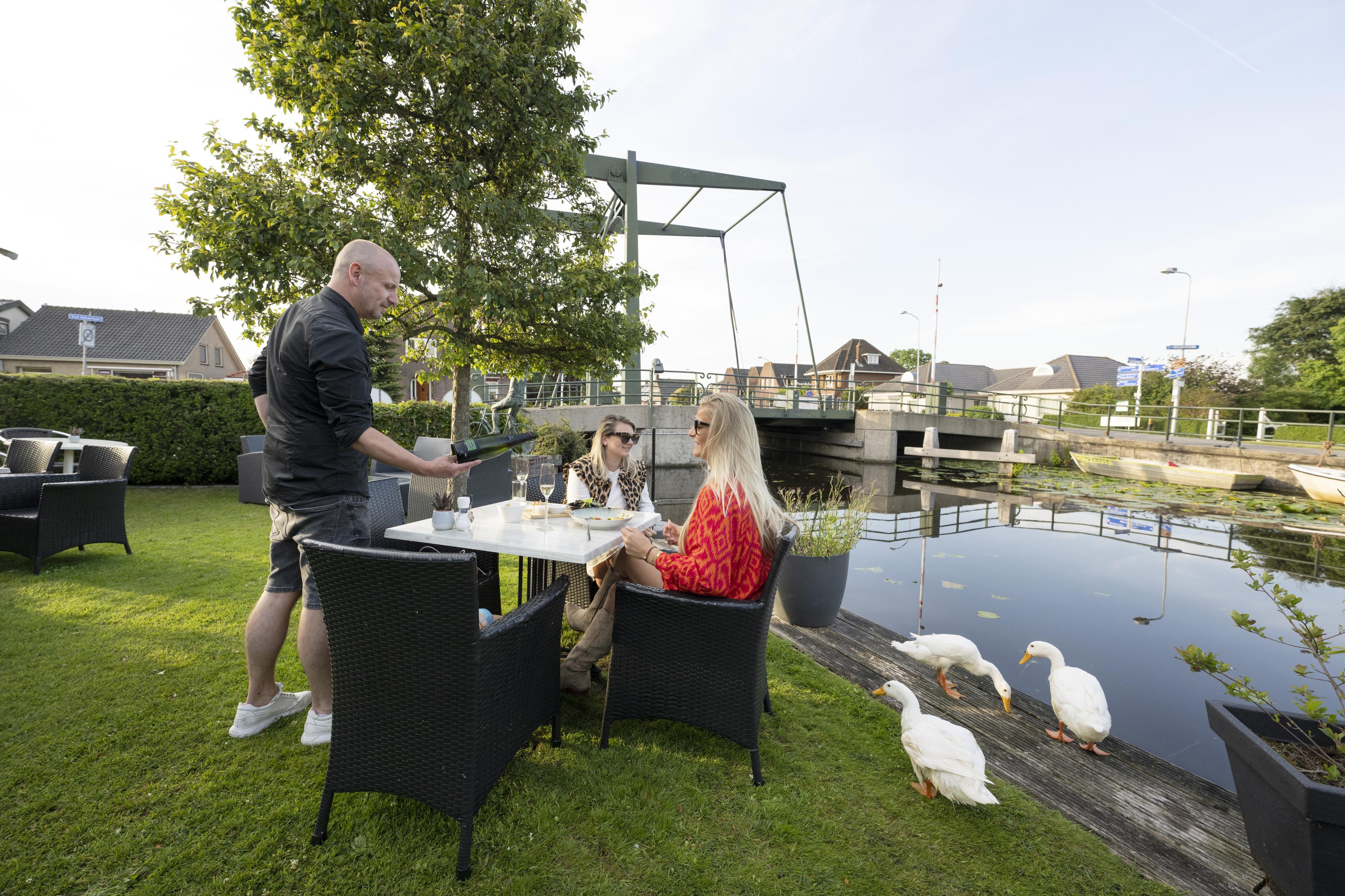 Snel als Zoetemelk, Paerdeburgh heropent als restaurant Ryp | recensie ...