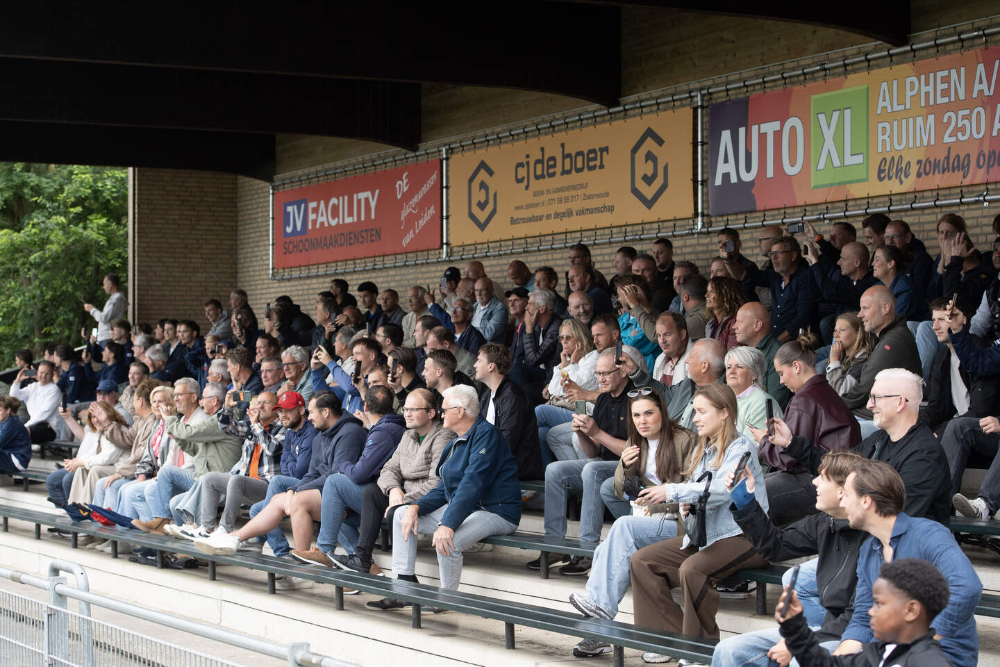 LFC kan zich niet oprichten in nacompetitie en blijft tweedeklasser ...