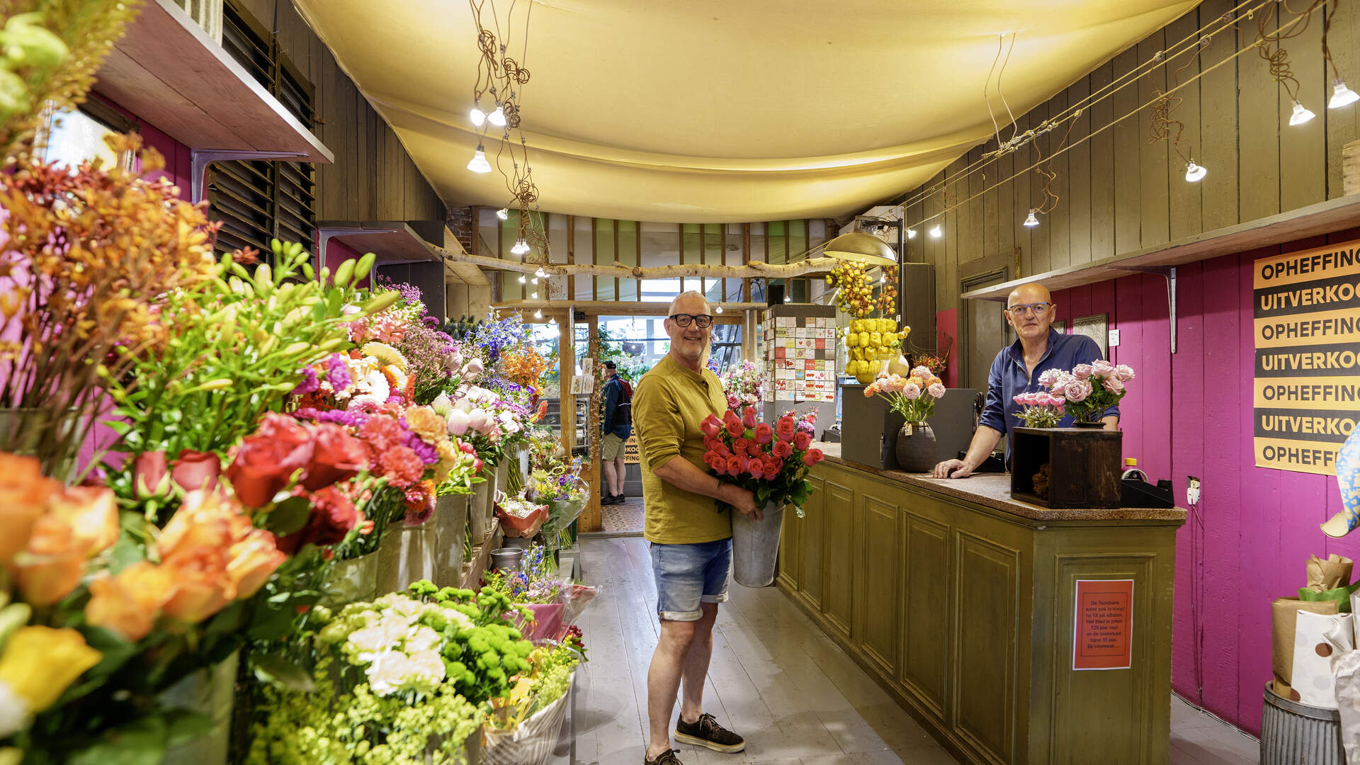 Leidse Bloemenwinkel Asarum stopt na 34 jaar. ’Er hebben hier meerdere ...
