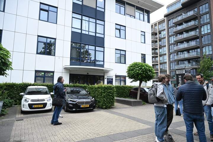 Bedrijfspand in Leiden ontruimd wegens gaslucht | Leidsch Dagblad