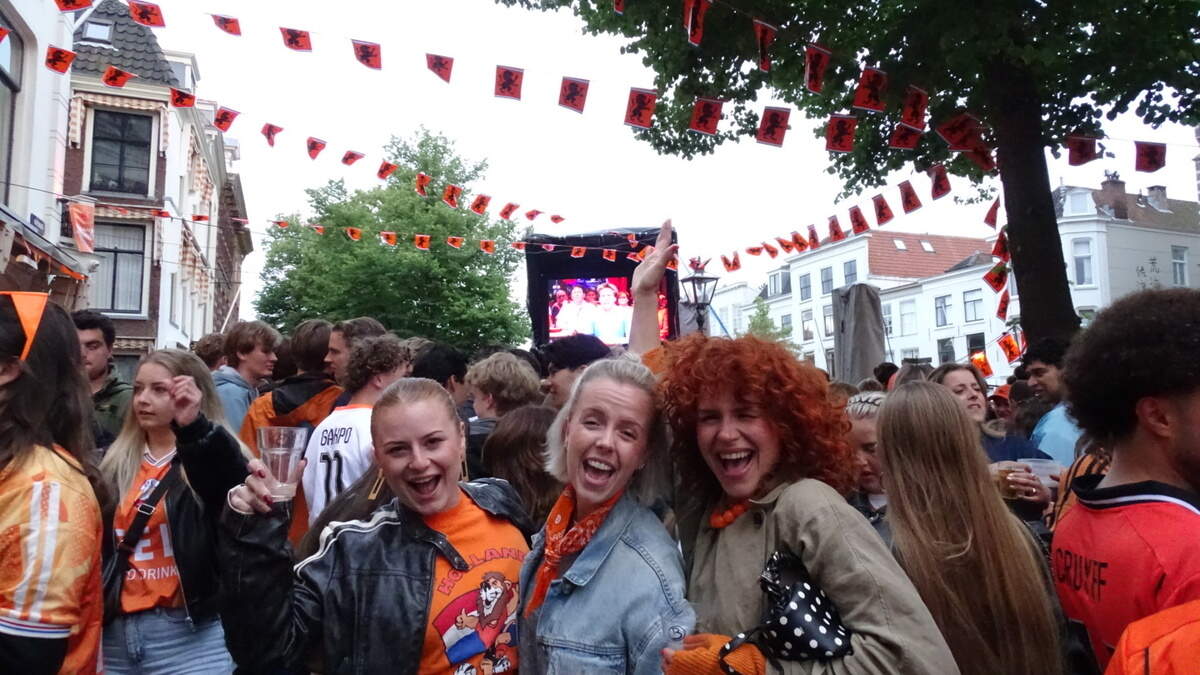 Een WK vol met ’min aura’, en dat vanaf een afgeladen Rapenburg ...